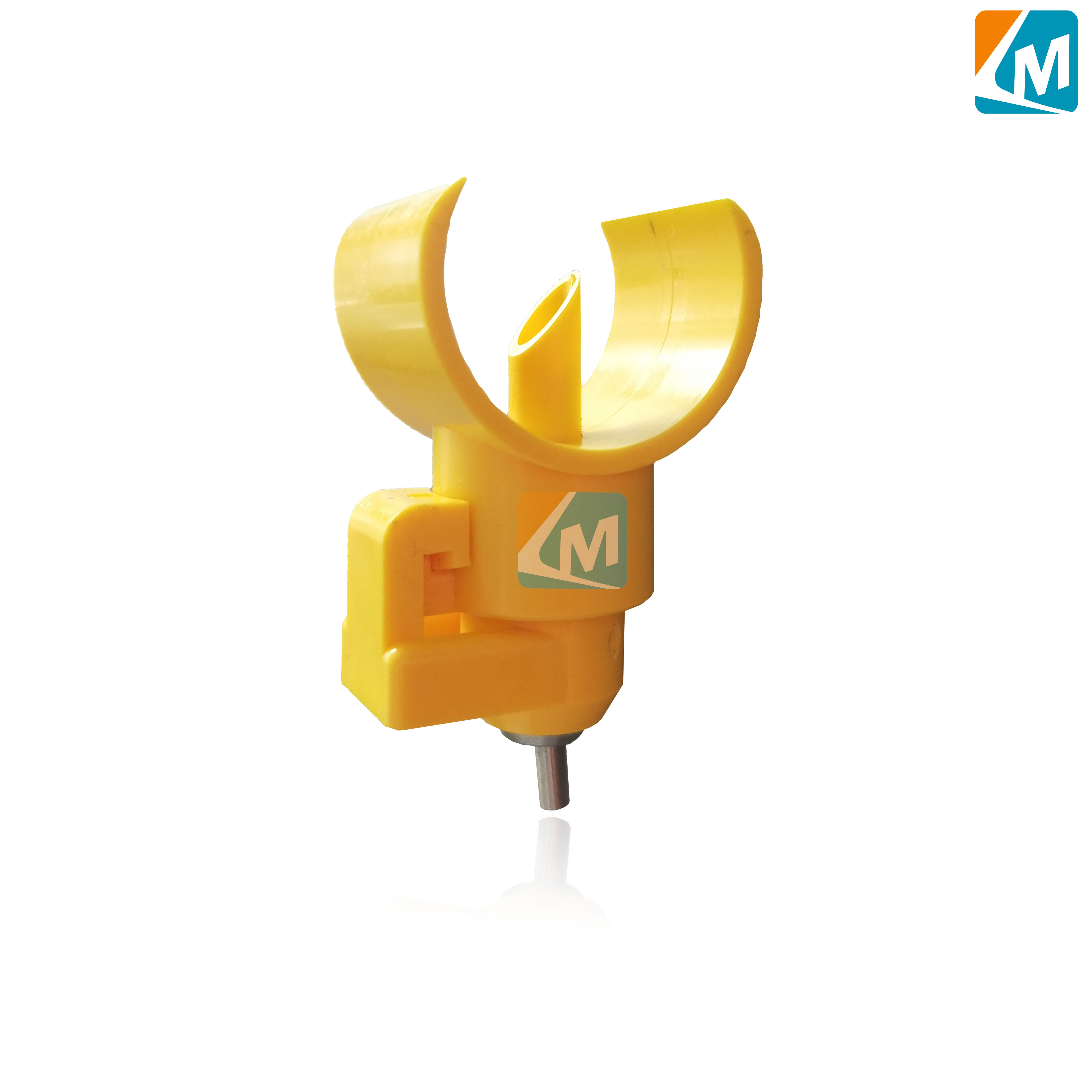 Automatic Poultry Drinkers Valco Chicken Nipple Drinker For Broiler ...